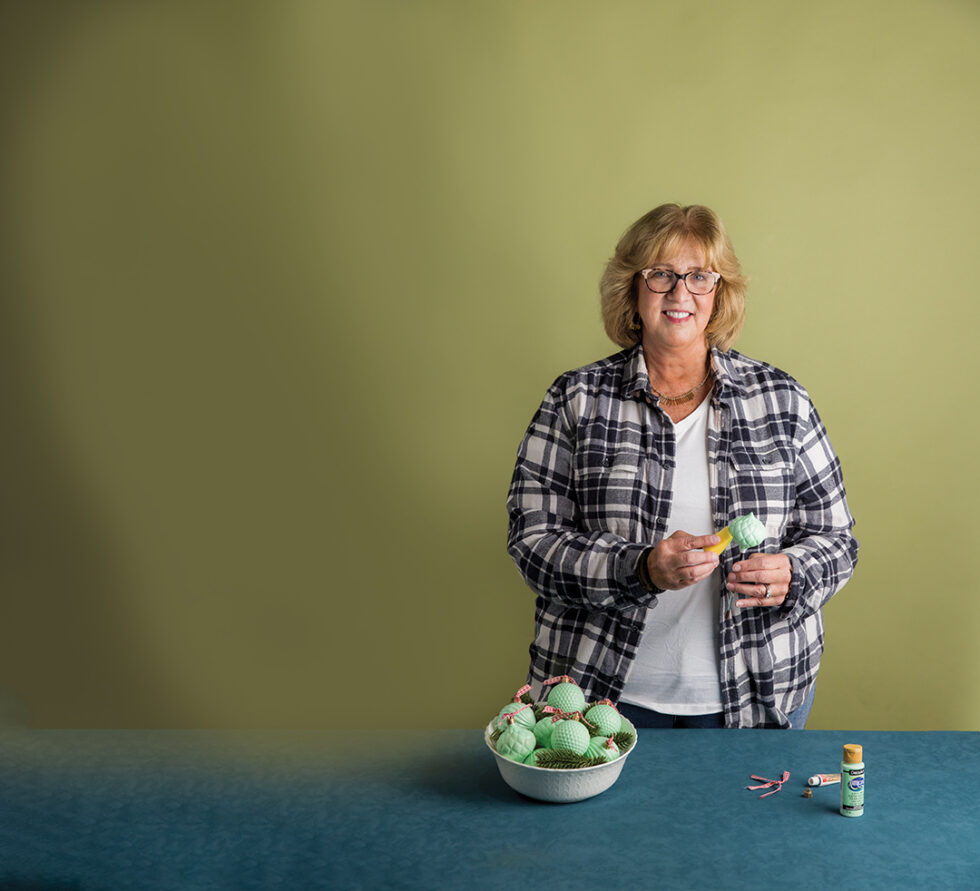 Laura Bray Shares a Fun DIY Holiday Craft - Lake Minnetonka Magazine